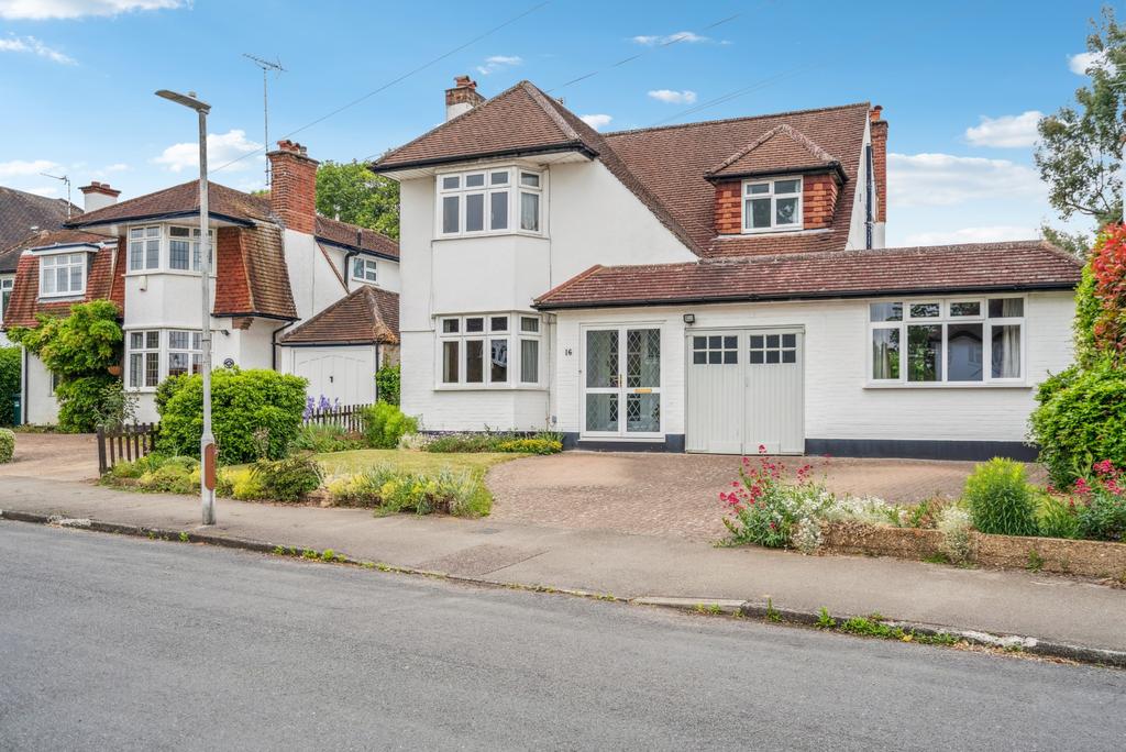 West Way, Rickmansworth, WD3 4 bed detached house - £1,165,000