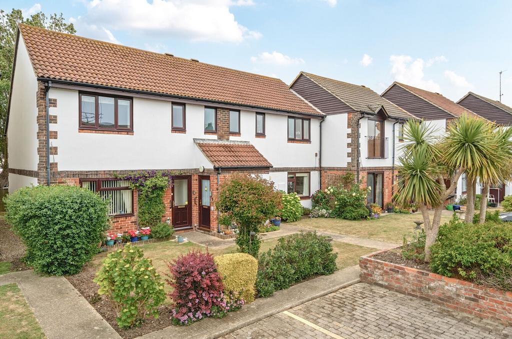 Cakeham Road, East Wittering, PO20 2 bed retirement property - £160,000