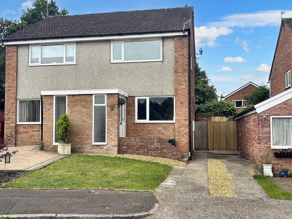 Sandringham Close, Barry, CF62 2 bed semi-detached house - £240,000