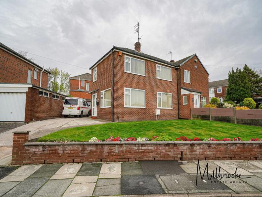 Crosslands Road, Worsley, M28 3 bed semi-detached house for sale - £270,000