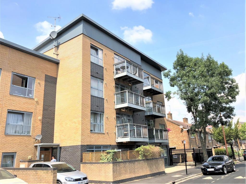 Burnt Ash, Tarling Road, E16 2 bed apartment - £1,750 pcm (£404 pw)