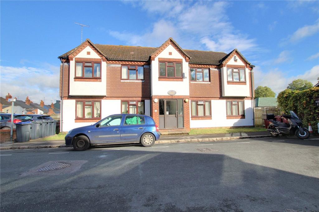 Sovereign Court, Reading RG1 2 bed apartment - £1,400 pcm (£323 pw)
