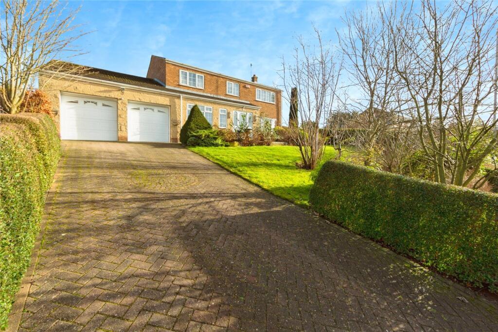 St James View, Ravenfield, Rotherham... 5 bed detached house - £685,000