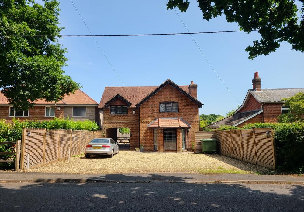 Calmore Road, Calmore SO40 3 bed detached house for sale - £800,000