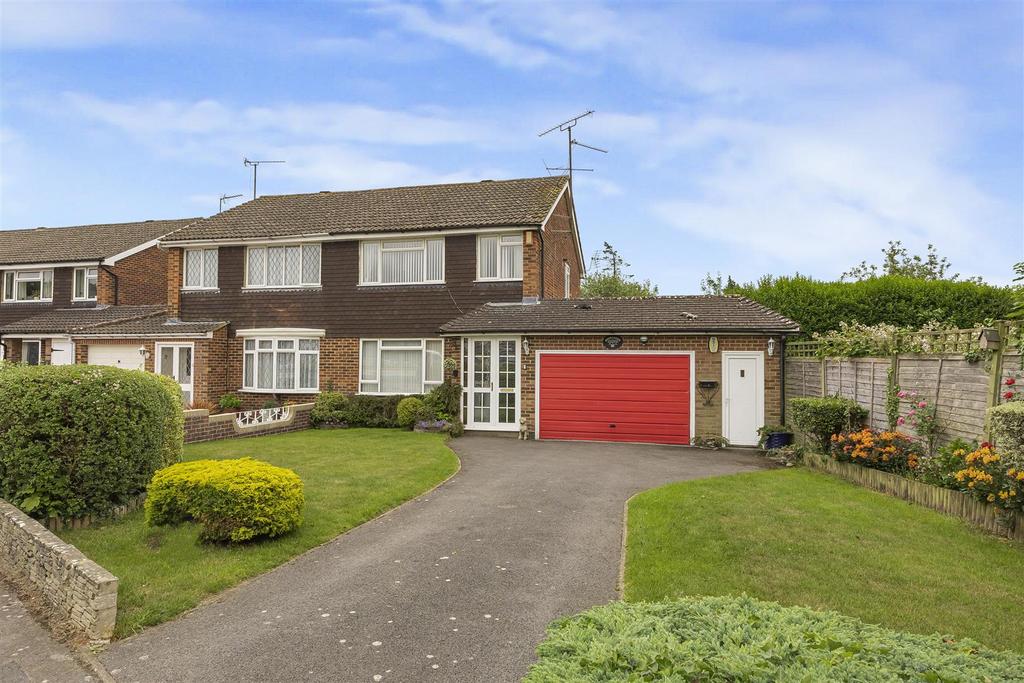 Walnut Way, Tilehurst, Reading 3 bed semi-detached house for sale - £ ...