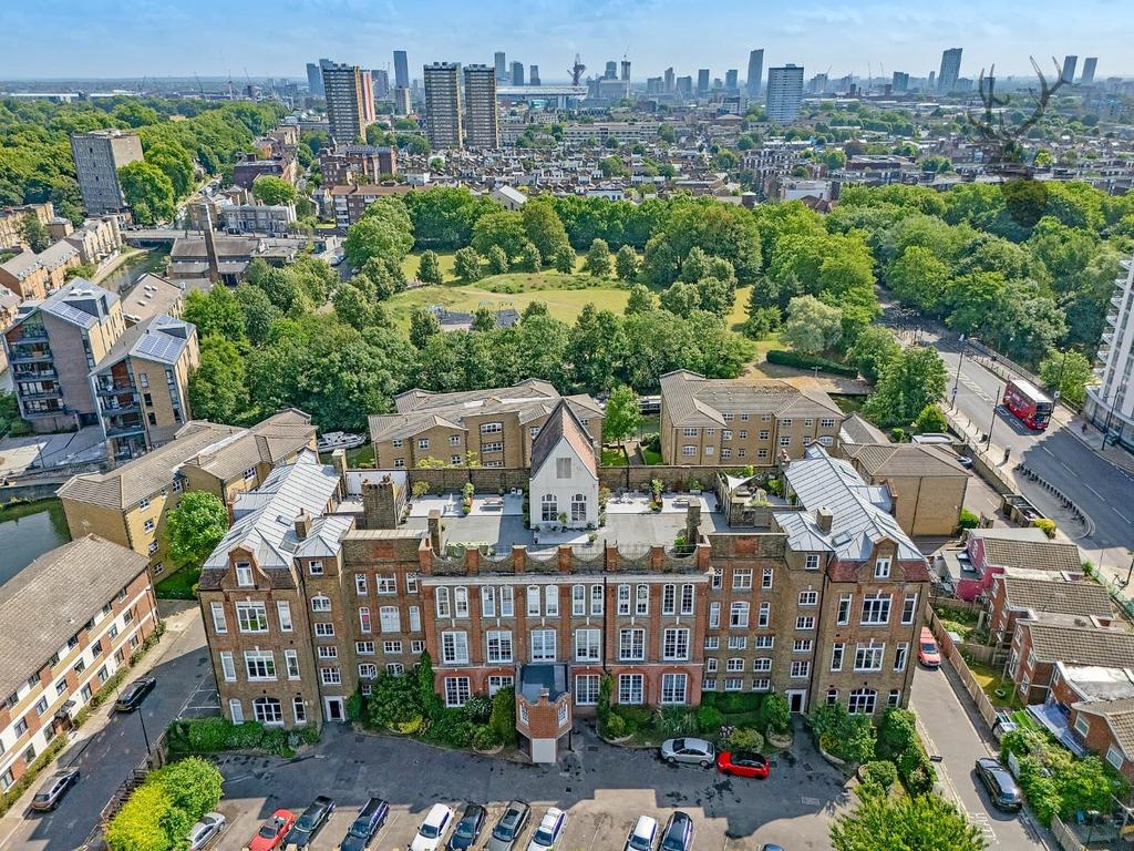 Bow Brook House, Bethnal green 2 bed duplex for sale - £700,000