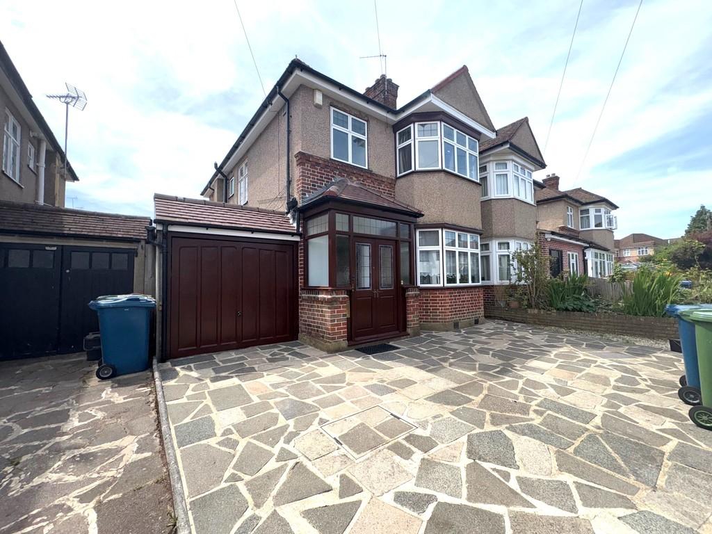 Manor Park Drive, Harrow HA2 3 bed semi-detached house to rent - £2,450 ...