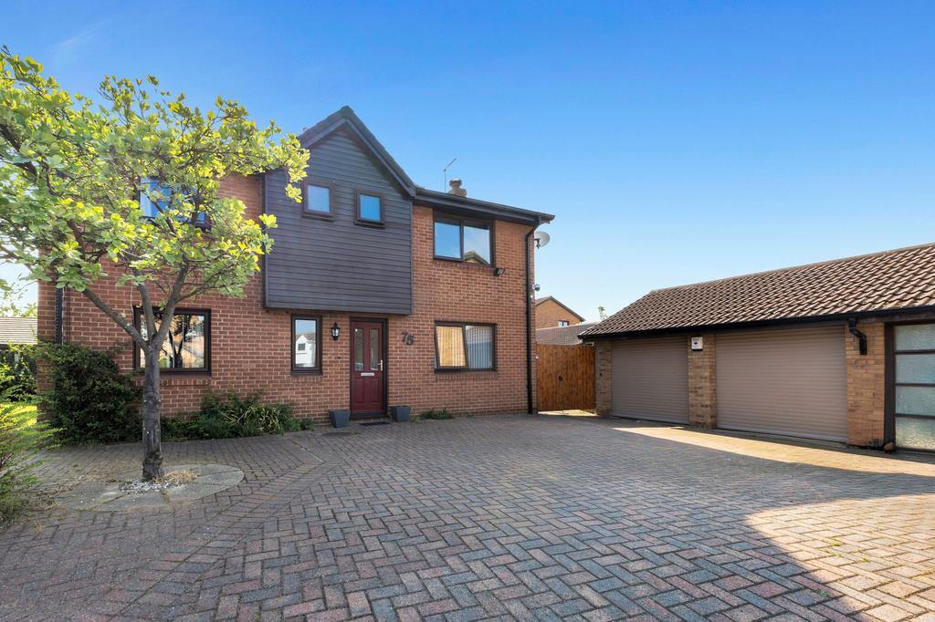 Newhall Road, Doncaster DN3 4 bed detached house - £250,000