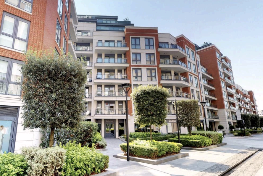 Doulton House, 11 Park Street, SW6 2 bed apartment for sale - £950,000