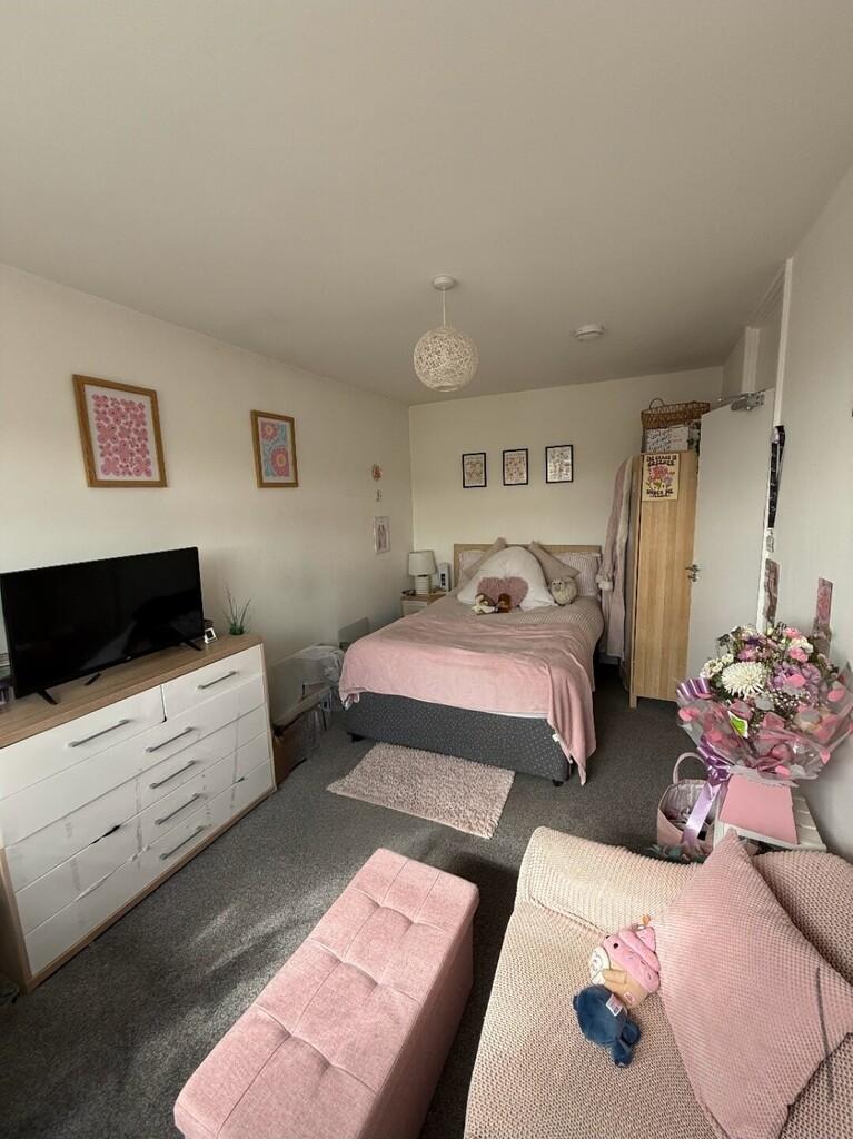 Tasman close, Stanford-le-hope SS17 1 bed in a house share to rent - £ ...