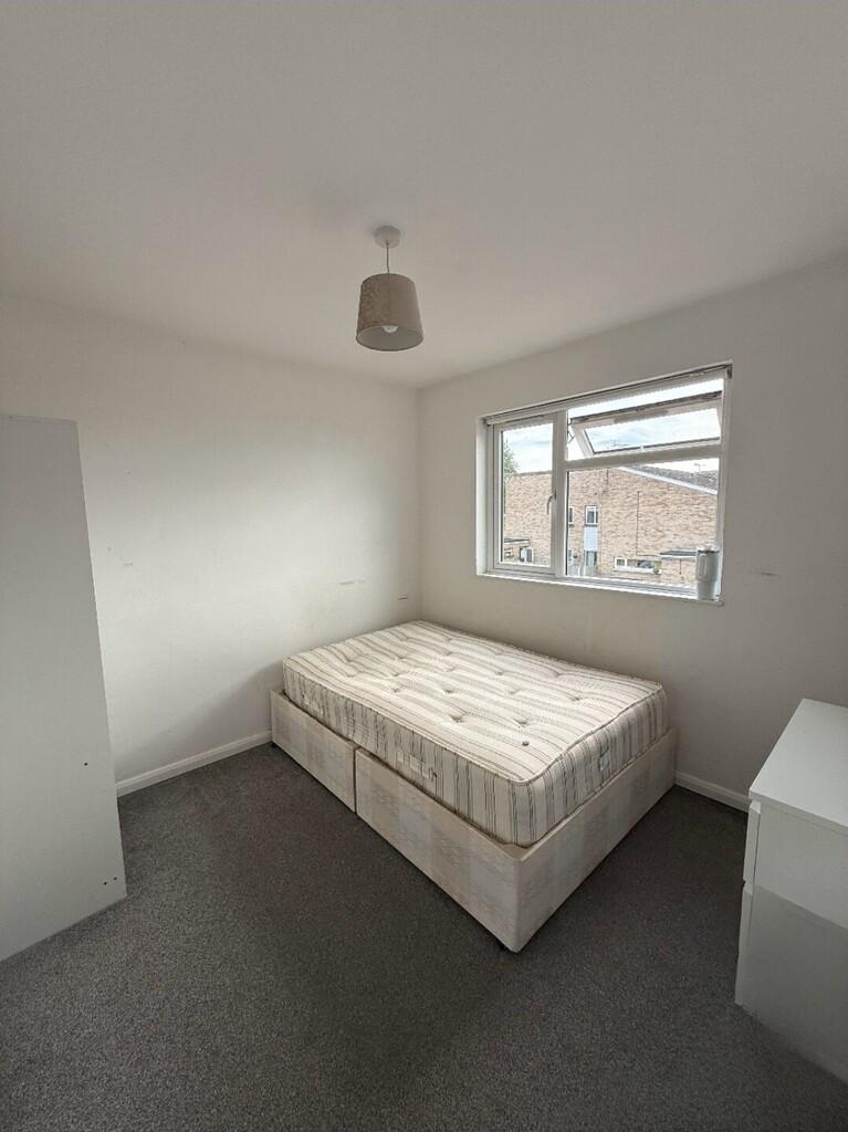Tasman close, Stanford-le-hope SS17 1 bed in a house share to rent - £ ...