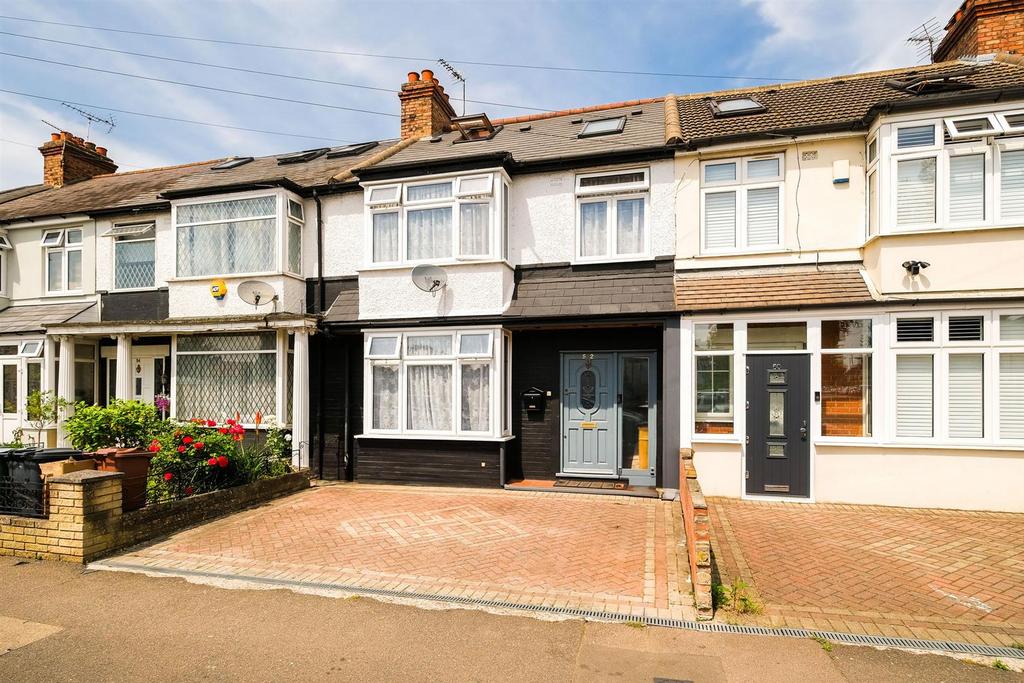 Hampton Road, Chingford 4 bed house for sale - £575,000