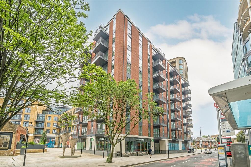 Brook Street, Kingston Upon Thames KT1 3 bed flat to rent - £3,575 pcm ...