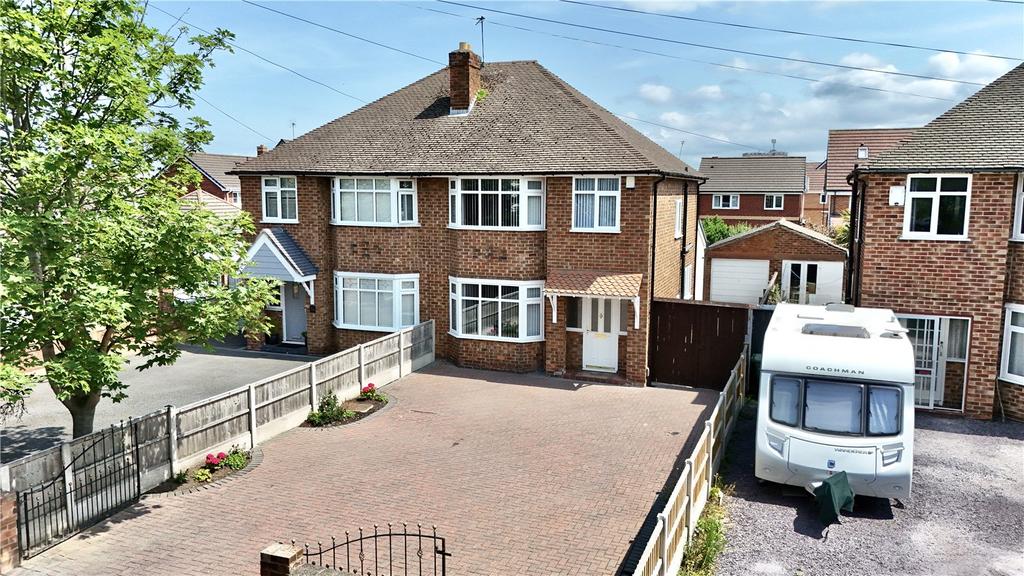 Upton Road, Moreton, Wirral, CH46 3 bed semi-detached house for sale - £295,000