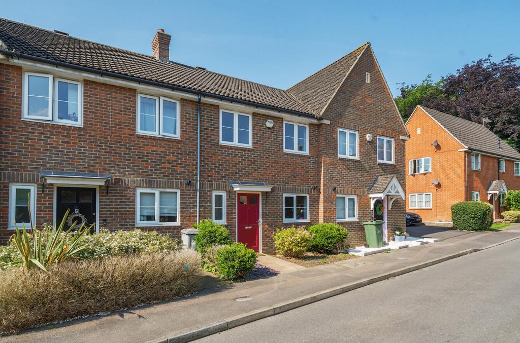 Hawthorn Park, Swanley, Kent, BR8 3 bed terraced house - £425,000