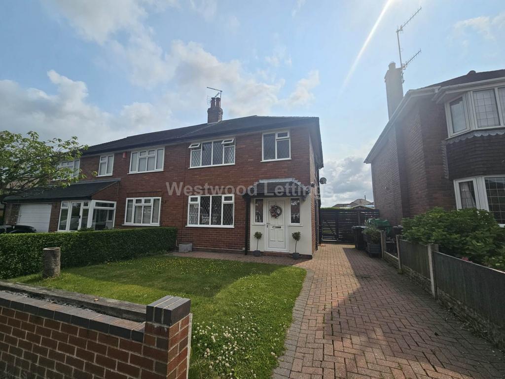 Wetley Avenue, Cellarhead 3 bed semi-detached house - £995 pcm (£230 pw)
