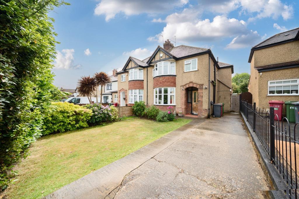 Haymill Road, Slough, Berkshire, SL2 3 bed semi-detached house for sale ...