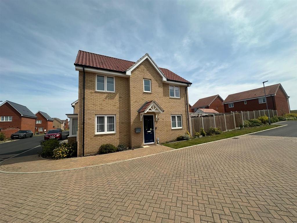 New Breck Road, Elmswell IP30 3 bed detached house - £335,000