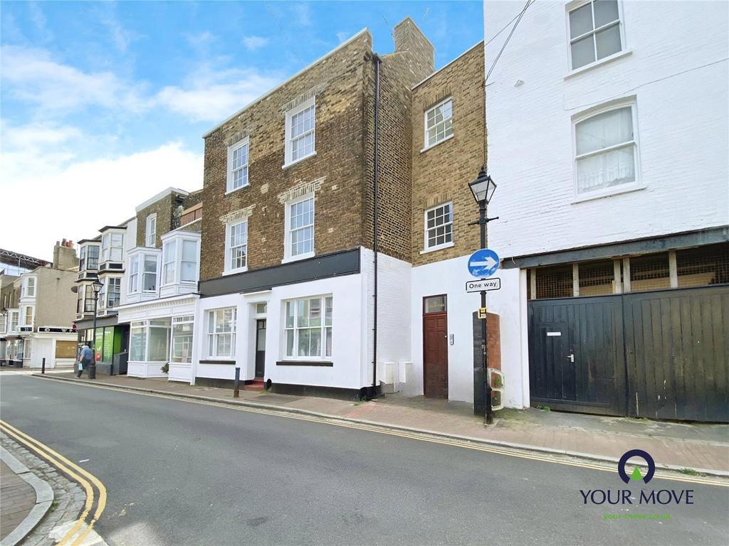 Addington Street, Kent CT11 3 bed flat - £1,200 pcm (£277 pw)