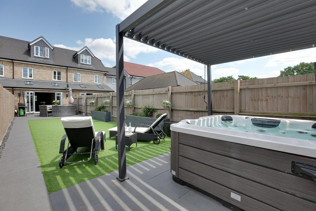Blessen Meadow, Essex, CM6 4 bed terraced house for sale - £475,000