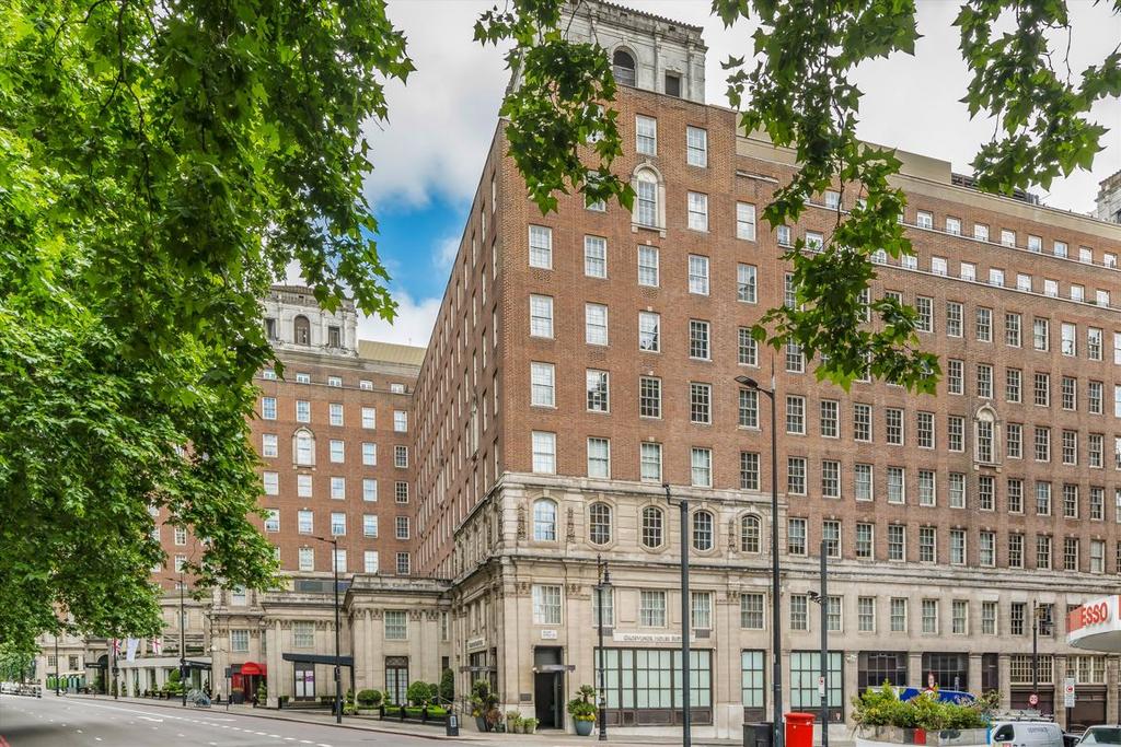Park Lane, London W1K Studio to rent - £5,200 pcm (£1,200 pw)
