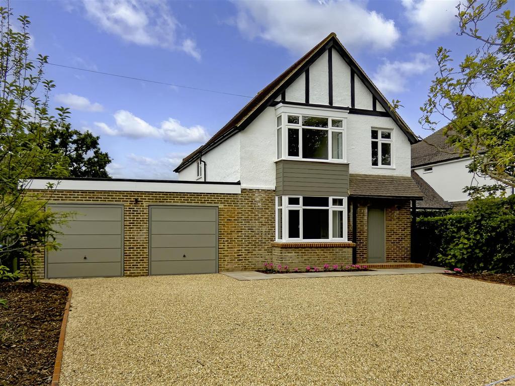 North Lane, Rustington BN16 4 bed detached house for sale - £745,000