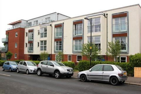 Honiton Road, Southend On Sea 2 bed flat - £1,150 pcm (£265 pw)