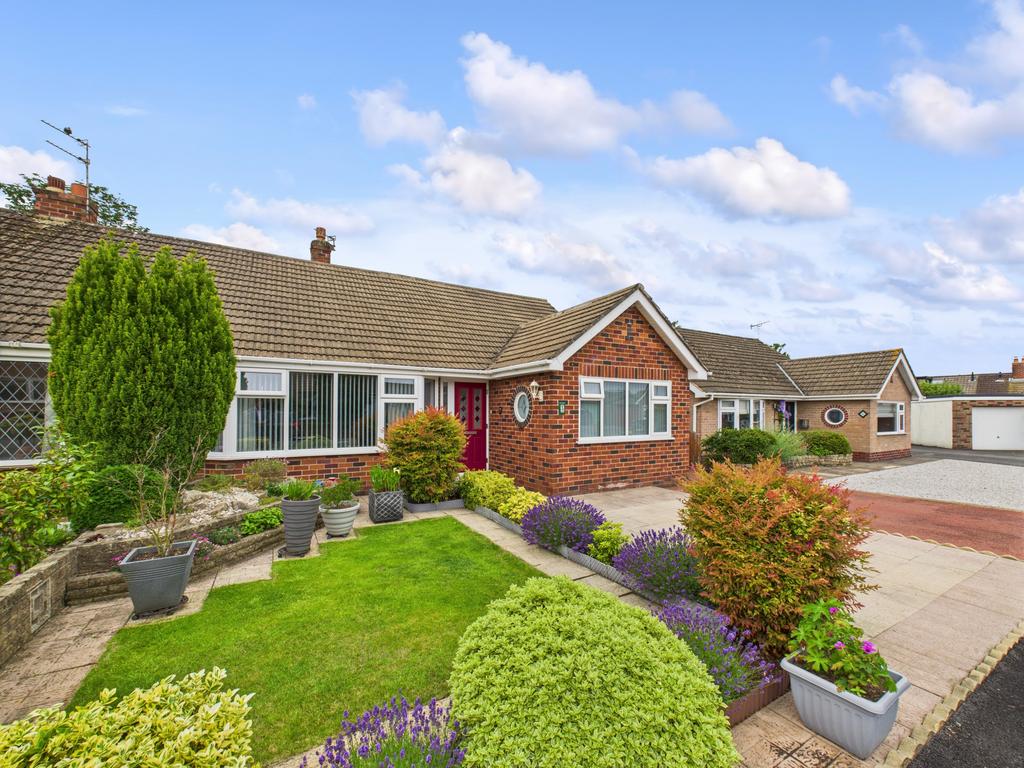 Brookway, Longton PR4 3 bed bungalow for sale - £275,000
