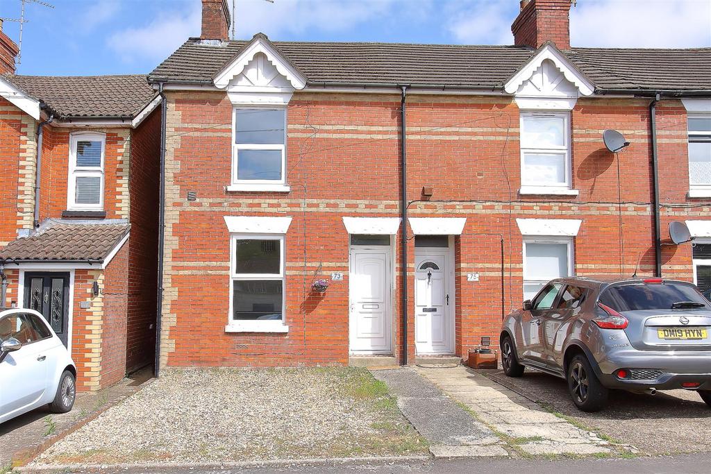 Eastfield Road, Andover SP10 2 bed terraced house for sale - £270,000