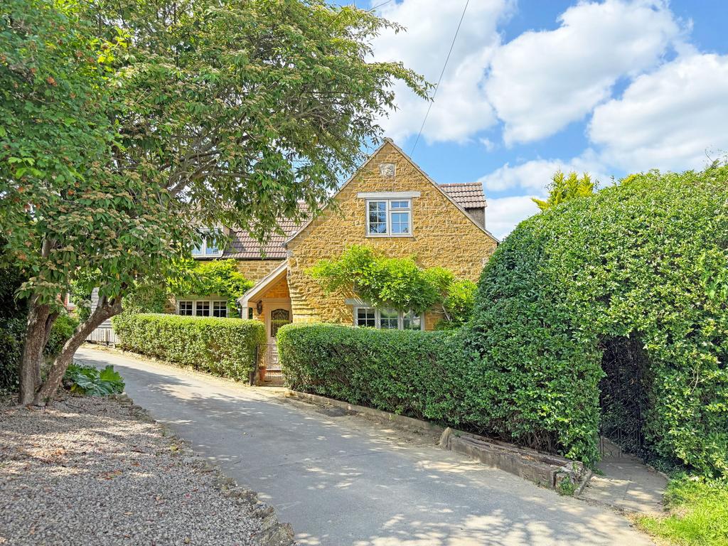 Bottom Lane, Stoke Albany, Market... 3 bed detached house - £495,000