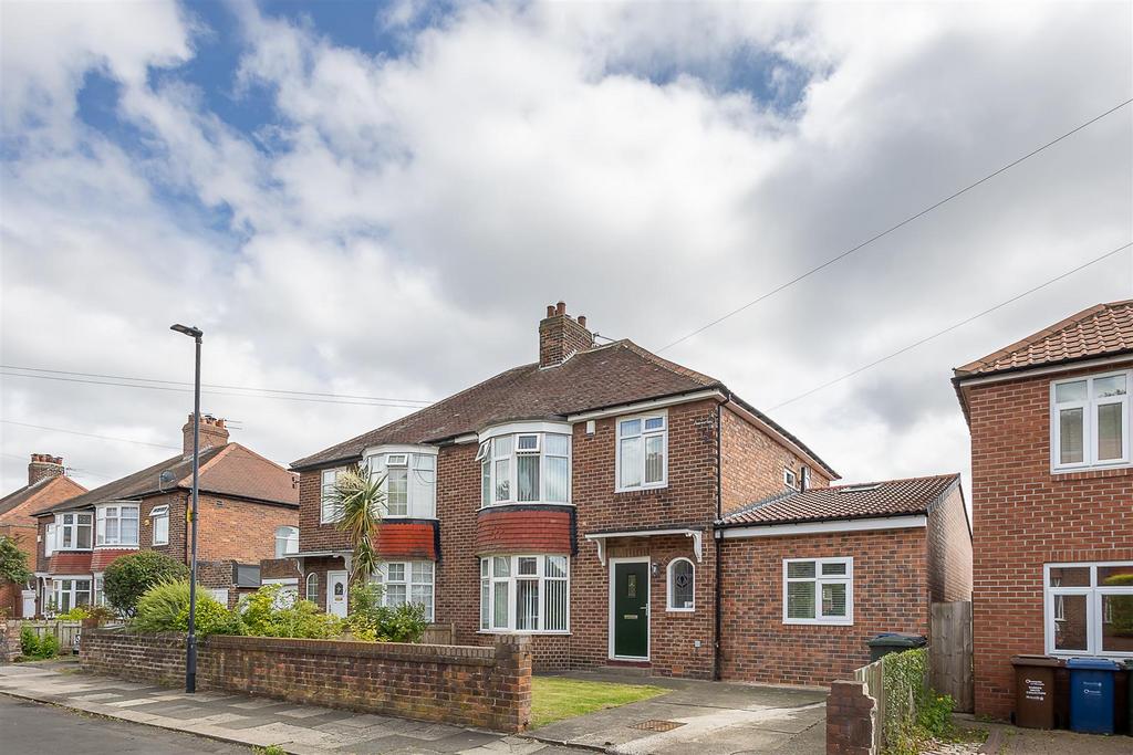 Ridgeway, Fenham, Newcastle upon Tyne 3 bed semi-detached house - £285,000