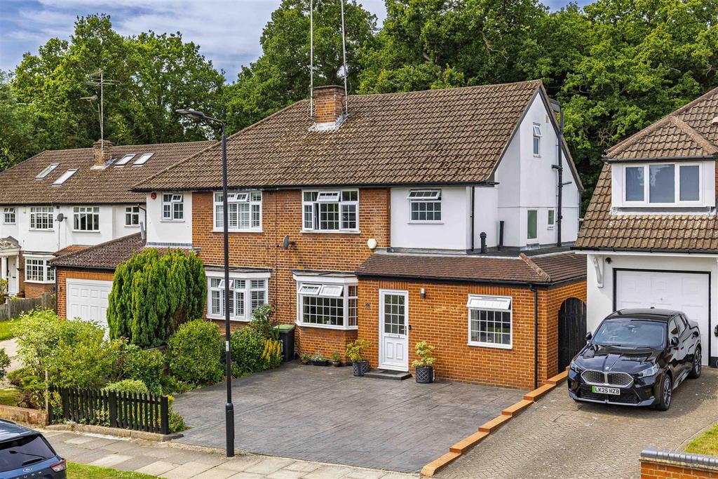 Cotswold Way, Enfield 4 bed semi-detached house for sale - £995,000