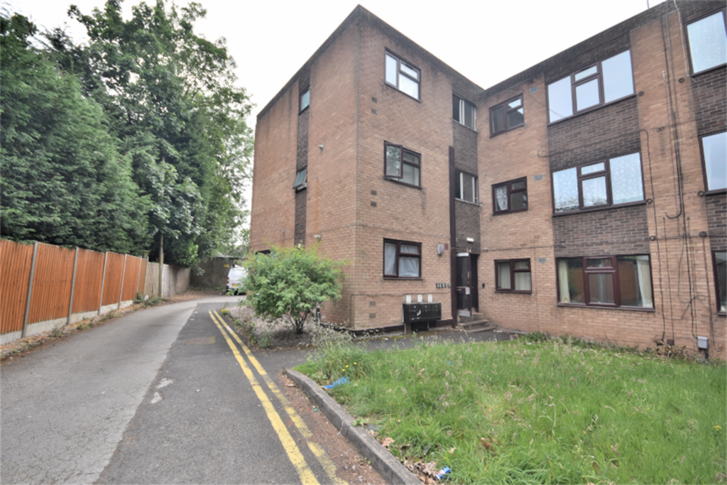 Rose Court, Wolverhampton 2 bed flat - £825 pcm (£190 pw)