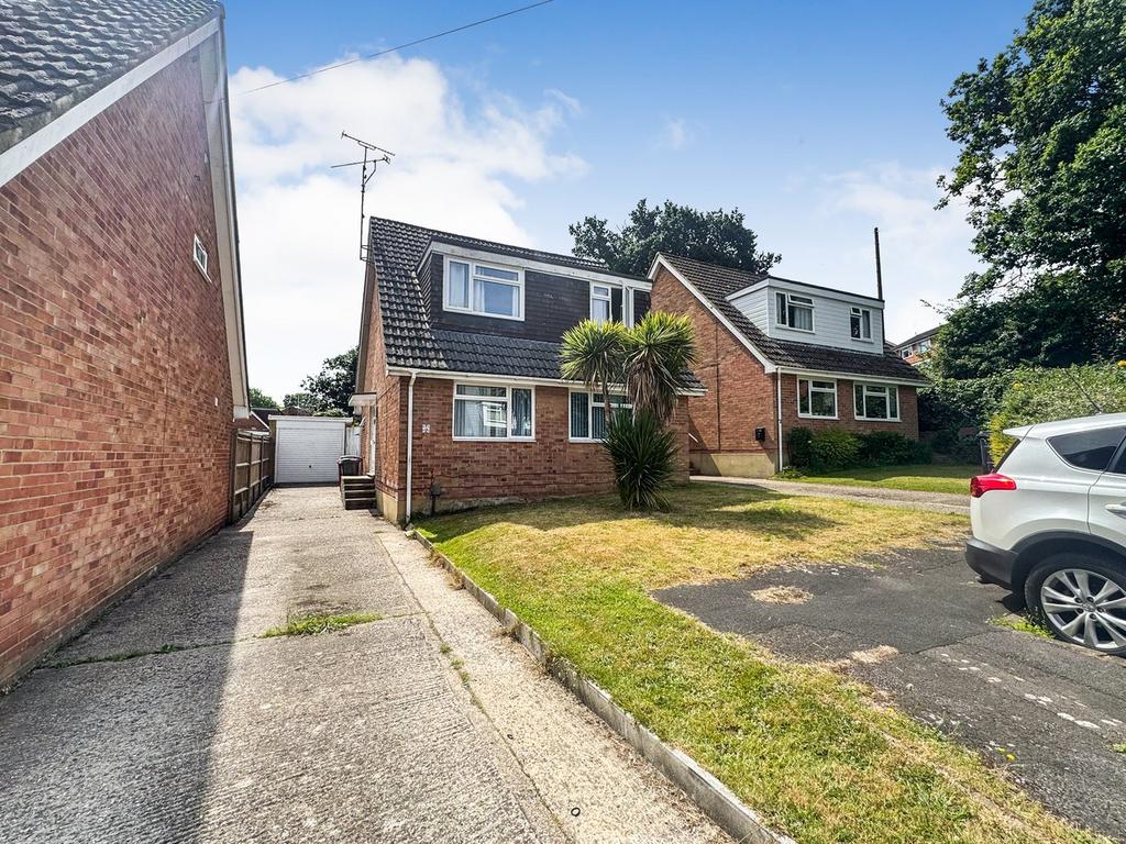 Holford Close, Tilehurst, Reading, RG31 3 bed detached house - £500,000