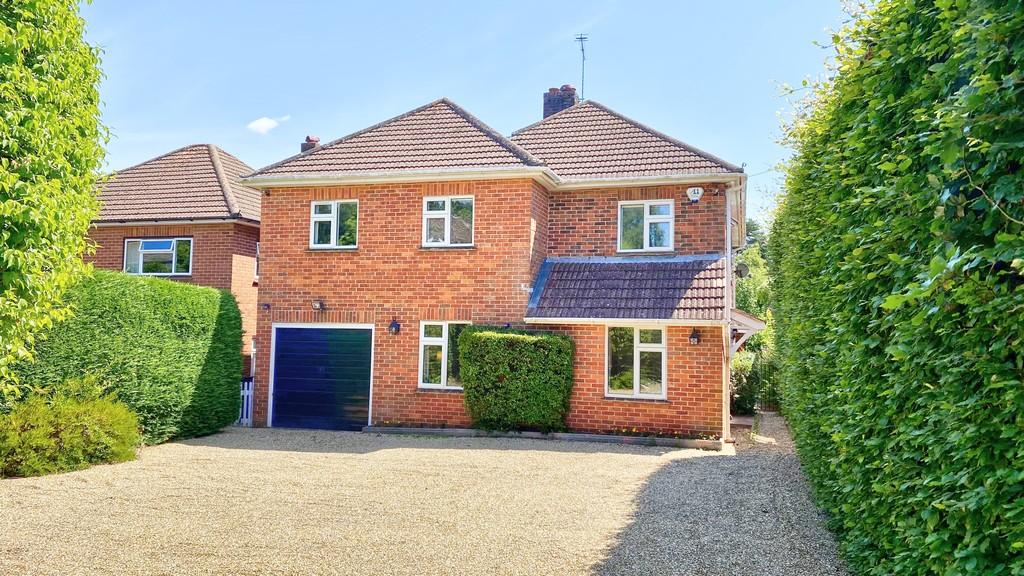 Pulens Lane, Petersfield GU31 4 bed detached house - £925,000