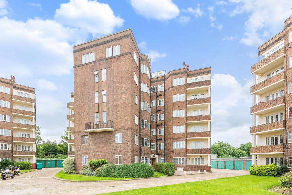 Chiswick Village, Chiswick, London, W4 1 bed flat to rent - £3,000 pcm ...
