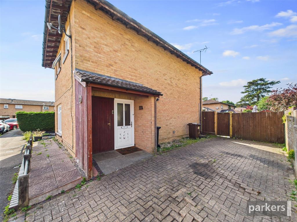 Lunds Farm Road, Reading RG5 3 bed end of terrace house for sale - £400,000