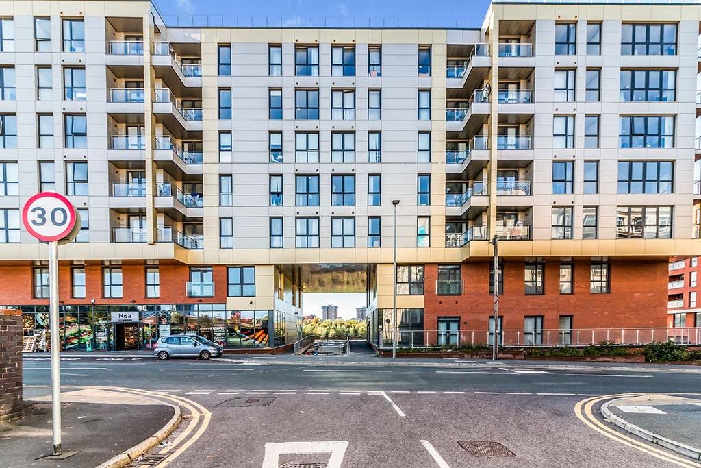 Adelphi Street, Greater Manchester M3 1 bed apartment - £900 pcm (£208 pw)