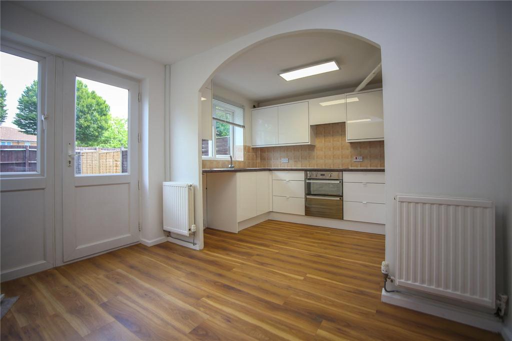 Terry Ruck Close, Cheltenham... 3 bed semi-detached house to rent - £ ...