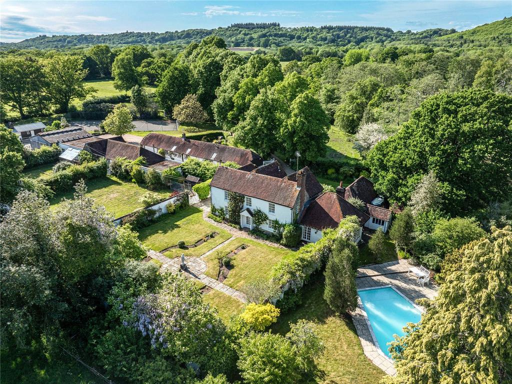 Milland Lane, Liphook, West Sussex, GU30 6 bed detached house for sale ...