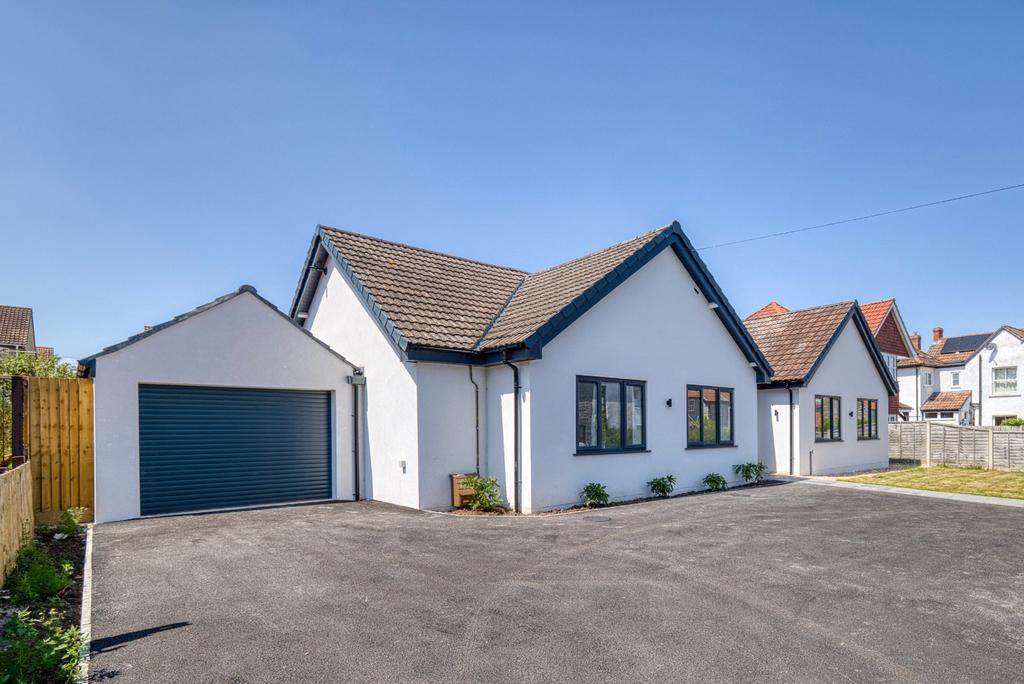 Overleigh, Street, Somerset, BA16 4 bed detached bungalow for sale - £ ...