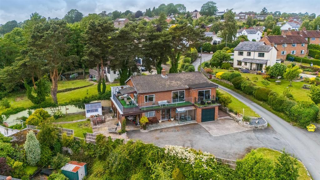 Trefonen, nr Oswestry. 3 bed detached house - £385,000