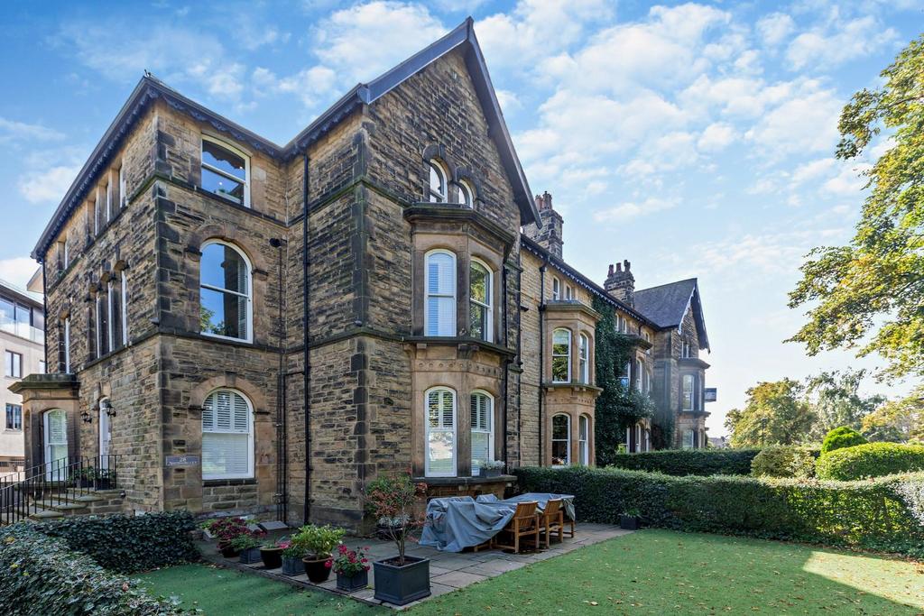 Victoria Avenue, Harrogate, HG1 5PR 4 bed apartment - £500,000