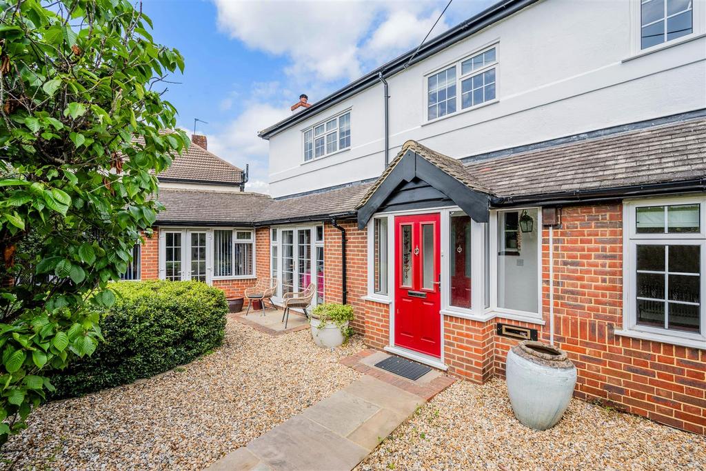 Hazon Way, Epsom 4 bed semi-detached house for sale - £875,000