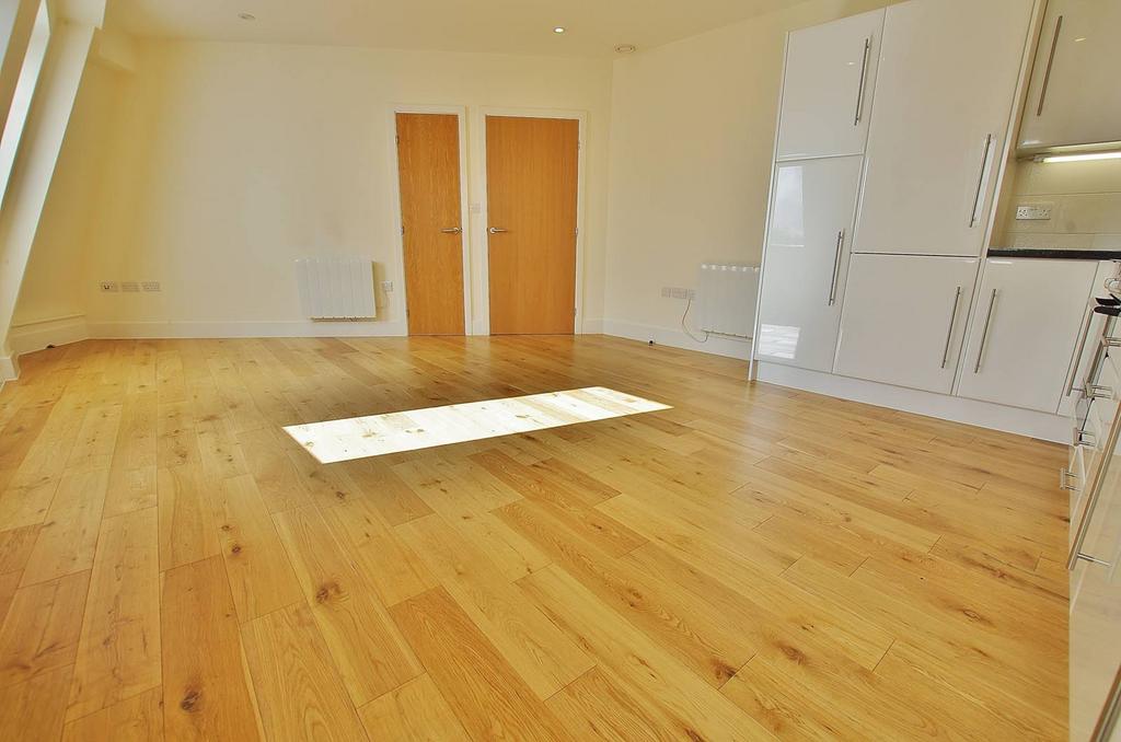 Clarendon Road, WD17, Watford, WD17 1 bed flat - £1,300 pcm (£300 pw)