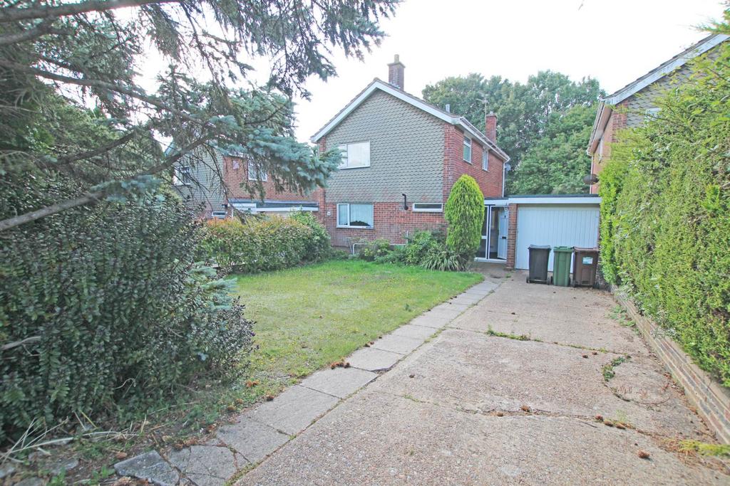 Burton Road, Eastbourne, BN21 2RF 3 bed detached house for sale - £369,950