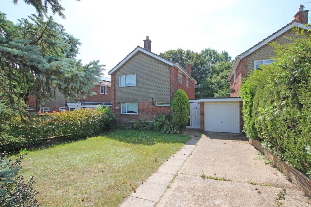 Burton Road, Eastbourne, BN21 2RF 3 bed detached house - £369,950