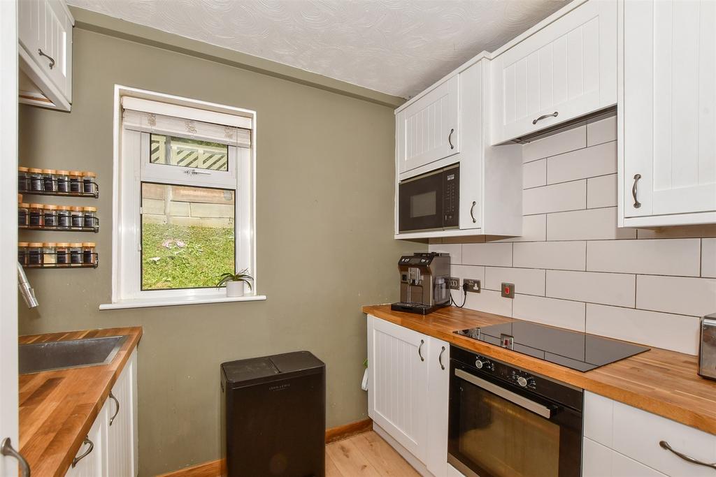 St. Radigund's Road, Dover CT17 3 bed terraced house - £126,000