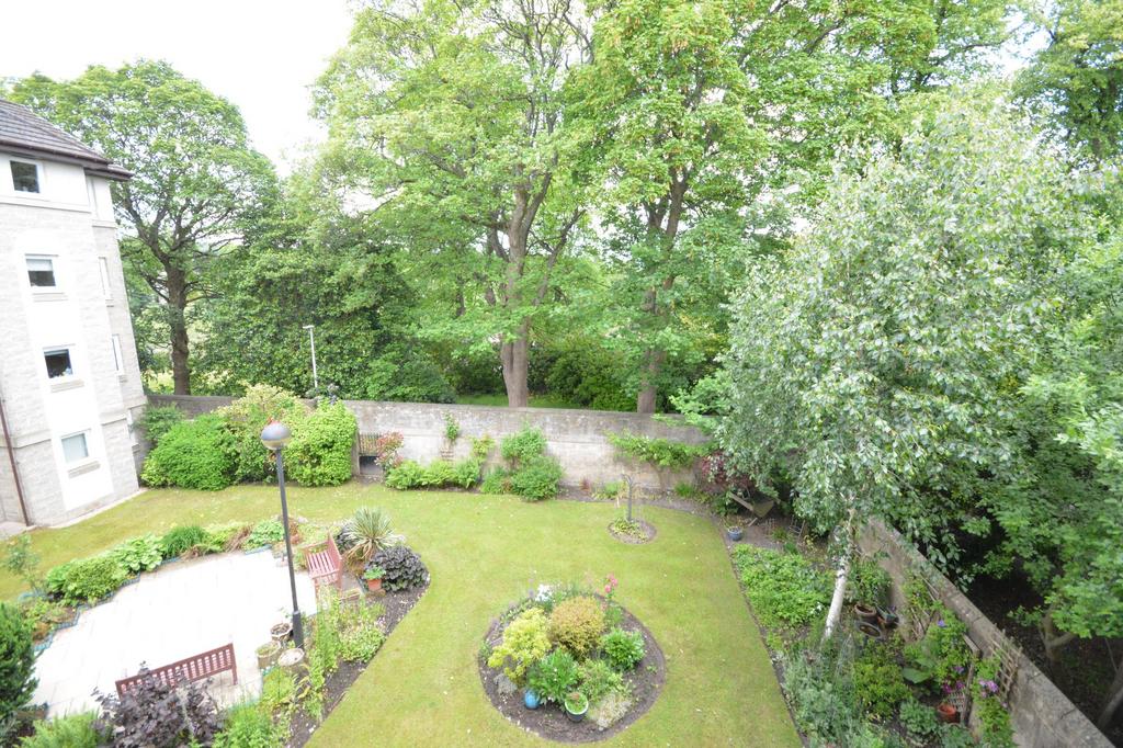 Wellside Place, Wellside Court, FK1 1 bed retirement property for sale ...