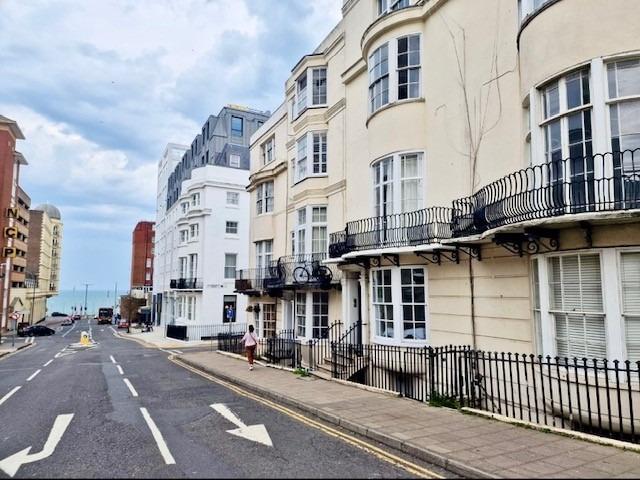 Cannon Place, Brighton 2 bed apartment - £260,000